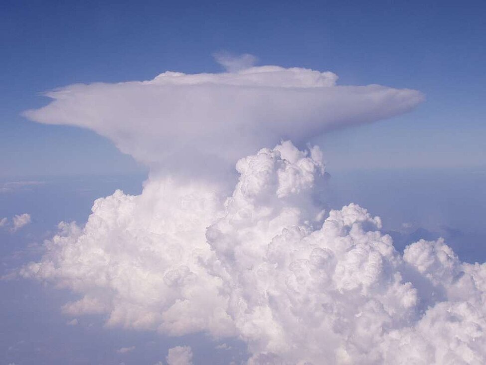 Orage et éclairs : comment se forment-ils et comment s'en protéger ...